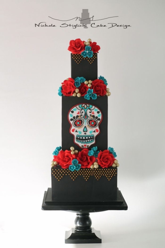 Superbe cake design noir avec une tête de mort et des roses - 20/05/2020
