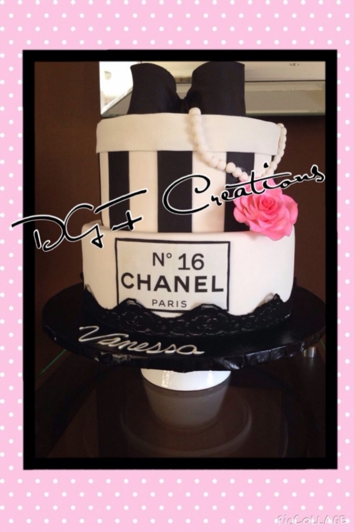 gâteau d'anniversaire sous forme de cadeau noir et blanc de channel ...