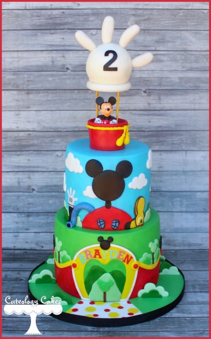 Très beau gâteau d'anniversaire sur le monde de Mickey - 04/10/2020
