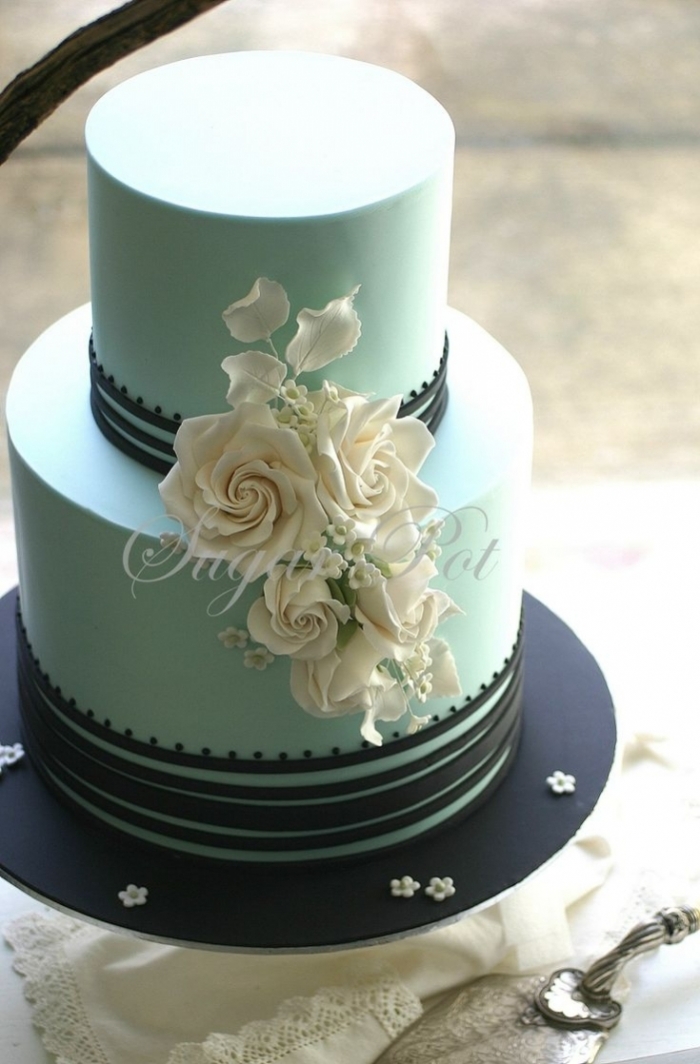 Magnifique gâteau de mariage bleu turquoise et noir - 26/10/2020