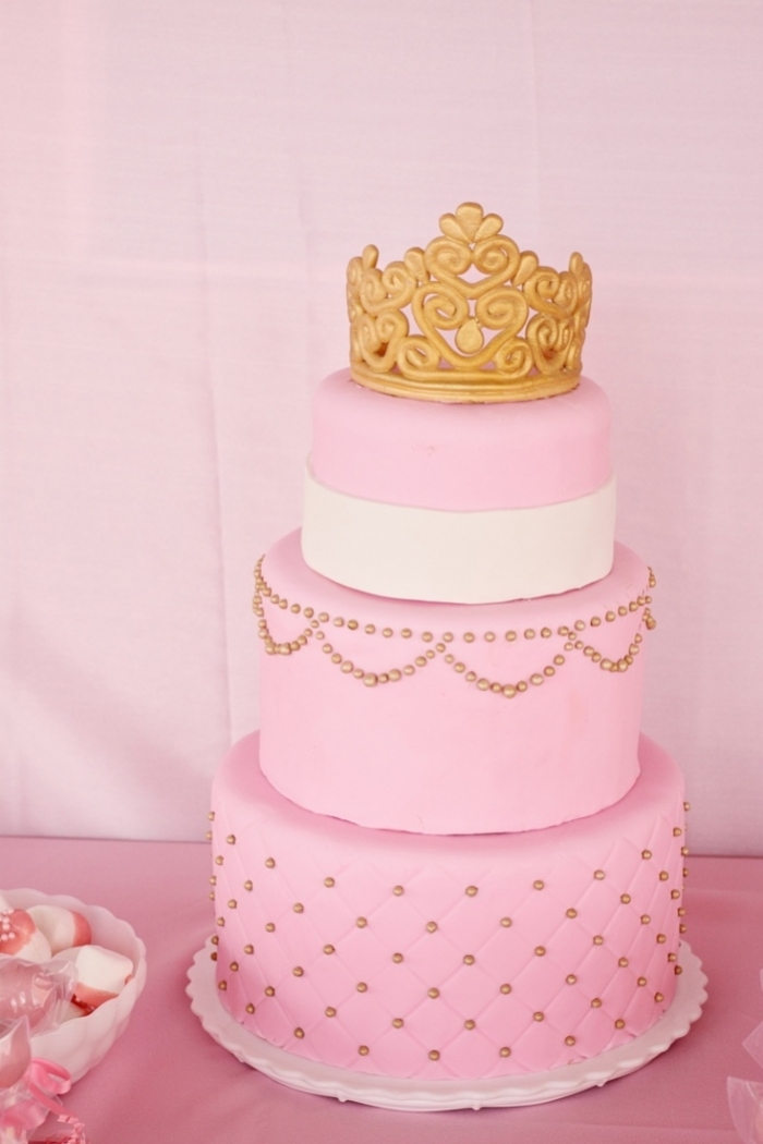 Super Gateau Chic Rose capitonnée avec couronne - 07/06/2020