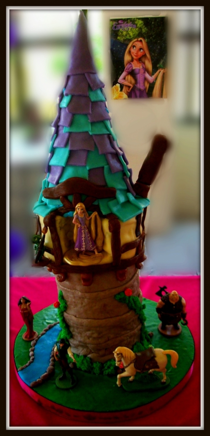 MAgnifique gâteau Château de princesse Raiponce - 28/06/2020