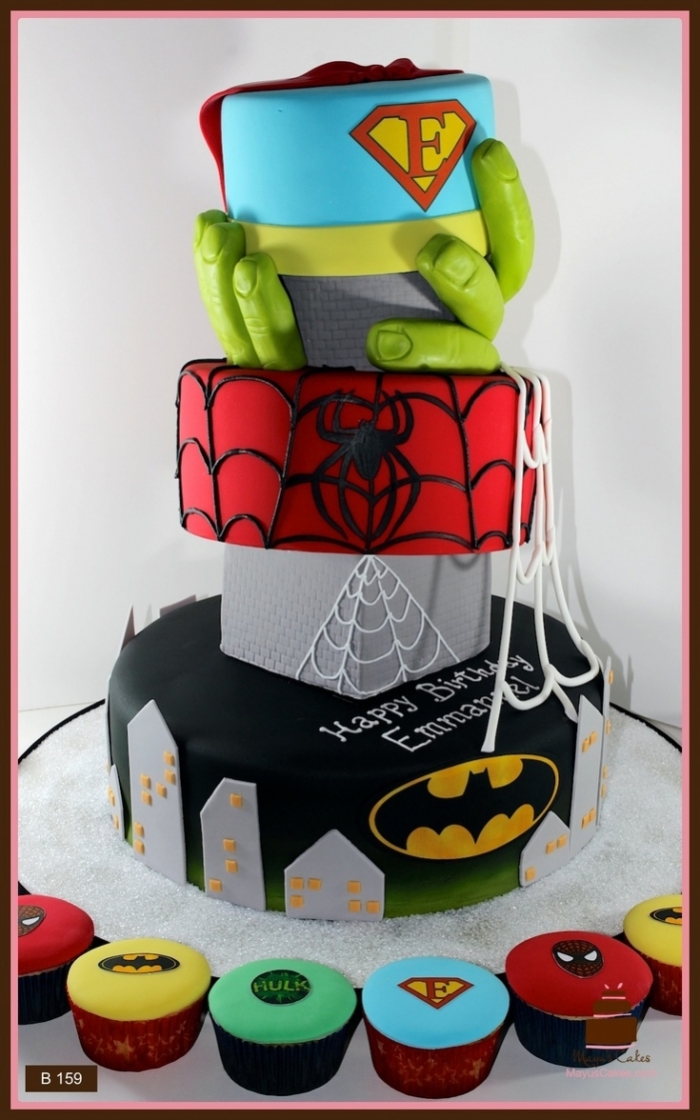 gâteau de plusieurs super héros avec leurs cucpakes - 23/06/2020